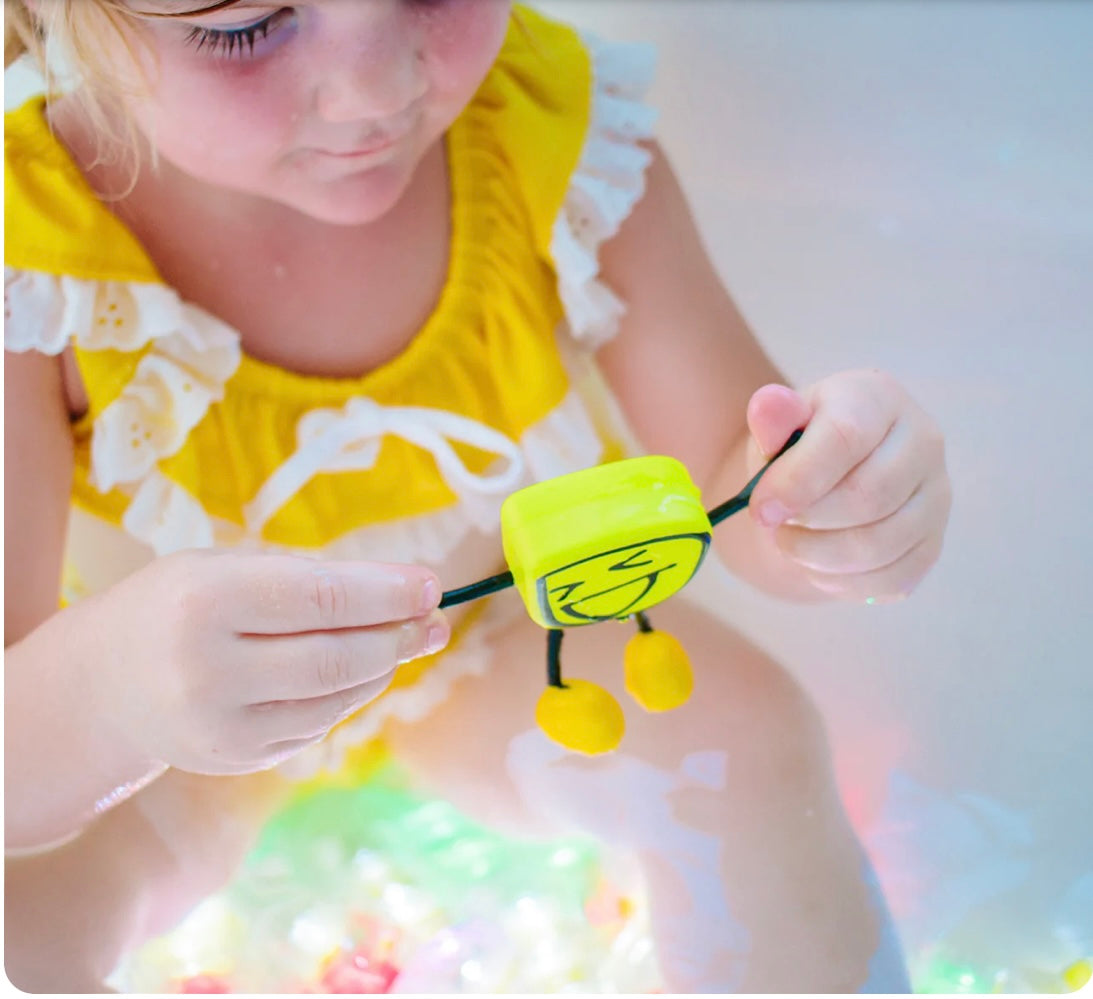 GLO PALS CHARACTER ALEX – tag-along-toys
